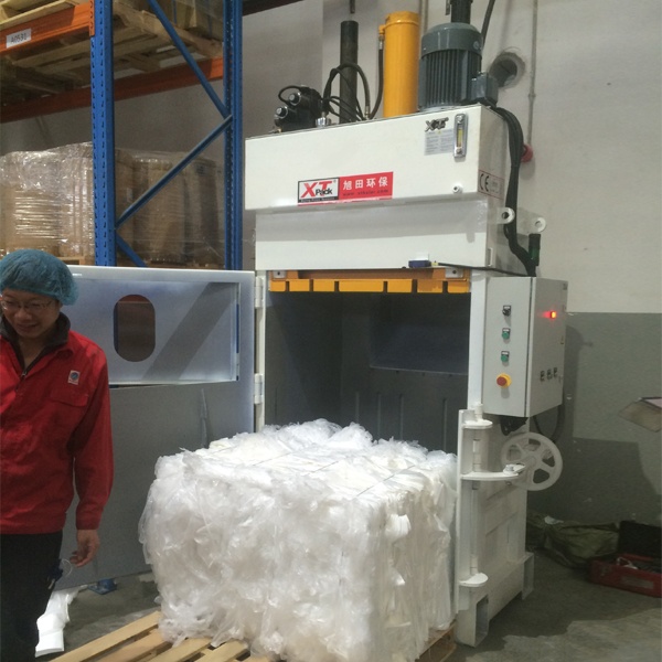 XTpack Plastic Pressing Baler Price, China Baler Press For Plastics ...